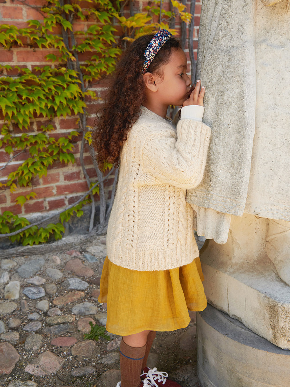 Cornelia Cardigan Junior 2408_4 - Sandnes strikkekit.